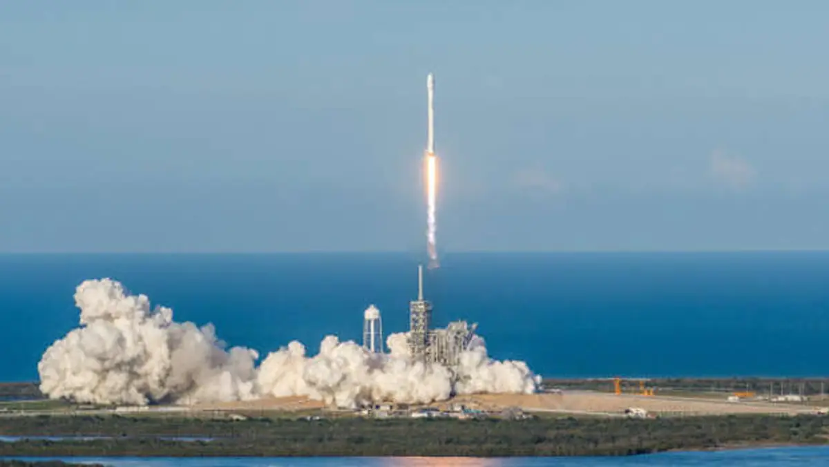 Zobacz lądowanie rakiety SpaceX Falcon 9 (wideo)