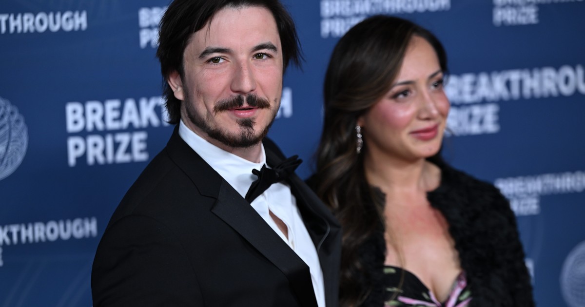 Robinhood CEO says the majority of the company's new code is written by AI, with 'close to 100% ...