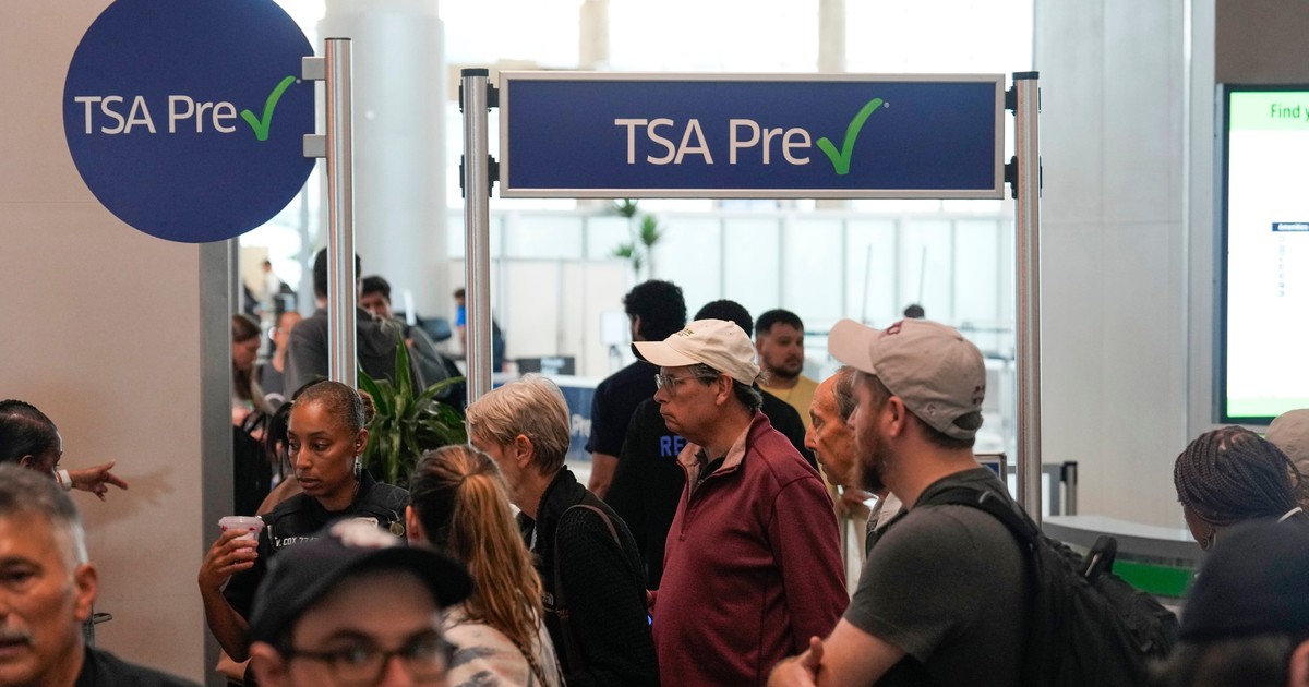 TSA wait time updates: The latest on security lines as unpaid agents ...