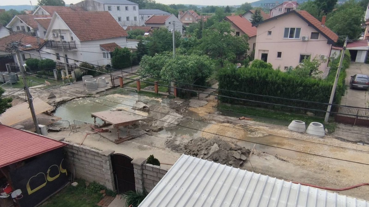 Meštani ulice Jovice Vasiljević muče muku sa radovima na kanalizaciji. - Blic
