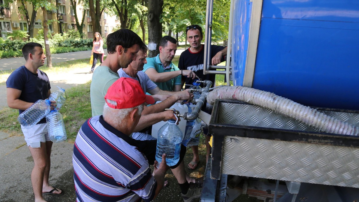 DEO BEOGRADA SUTRA BEZ VODE Mole se potrošači da PRIPREME zalihe, za najnužnije potrebe ...