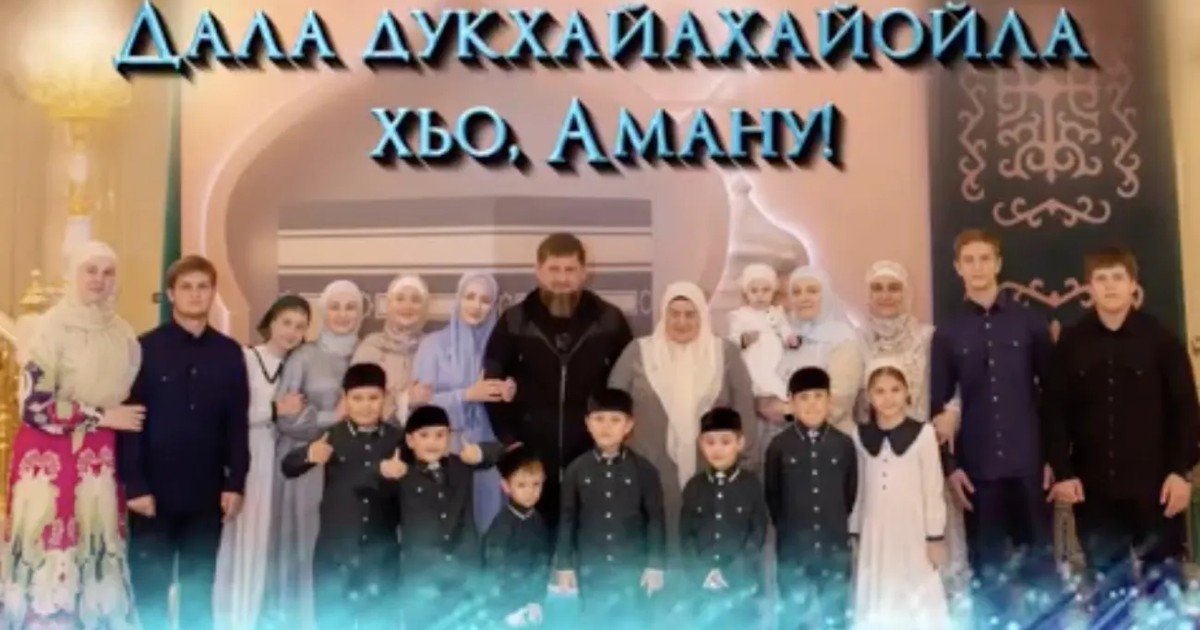 Ramzan Kadyrow opublikował rodzinne zdjęcie. Po raz pierwszy są na nim ...