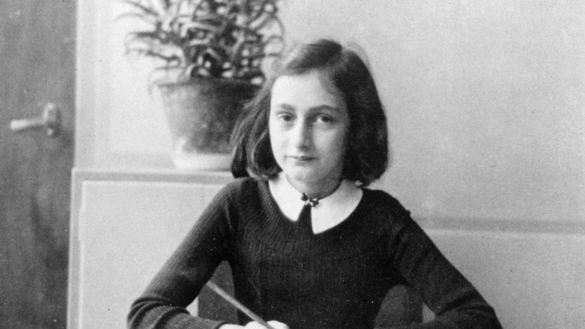 Primerak prvog izdanja Dnevnika Ane Frank prodat za preko 3.000 evra - Blic