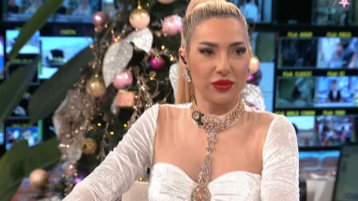 Jovana Jeremić prekrstila noge i zamalo sve sevnulo u jutarnjem - Blic