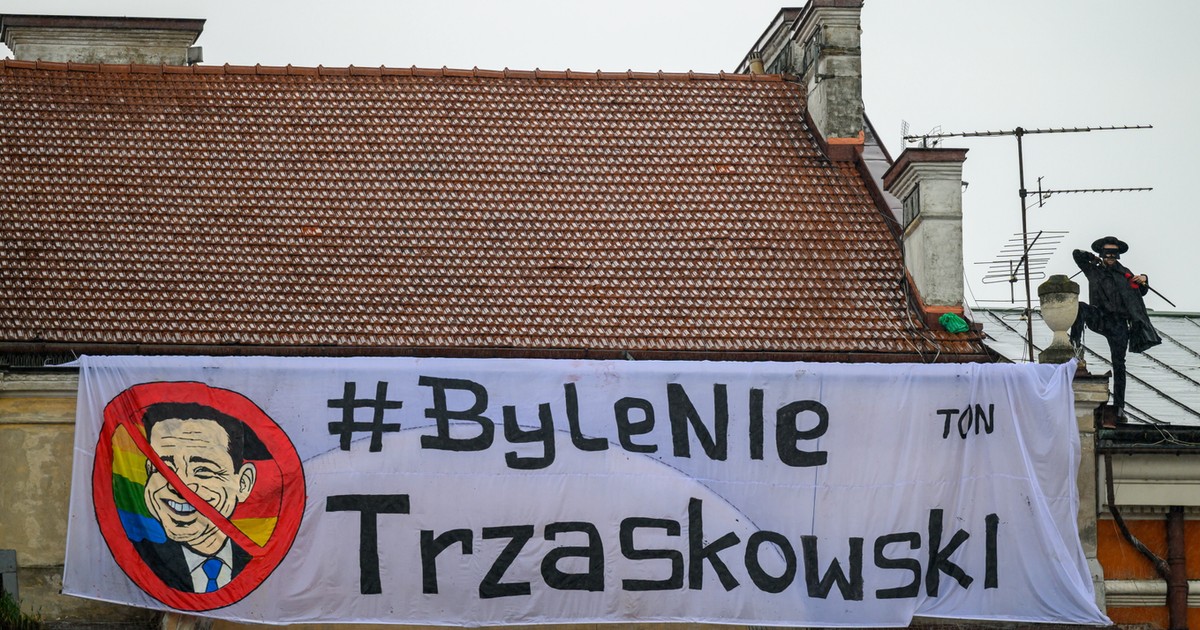 Incydent na wiecu Rafała Trzaskowskiego w Tarnowie. Policja zabrała głos ws. "Zorro" - Wiadomości