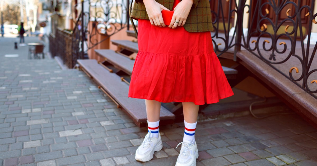 Najmodniejsze sneakersy na jesień 2024 - Moda