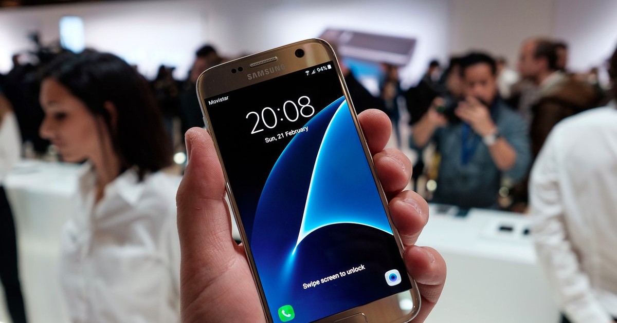 Samsung says you'll be able to control the Galaxy S8 with just your ...