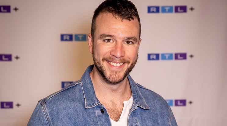 Ő Molnár Áron 10 évvel idősebb, ritkán látott felesége - Blikk