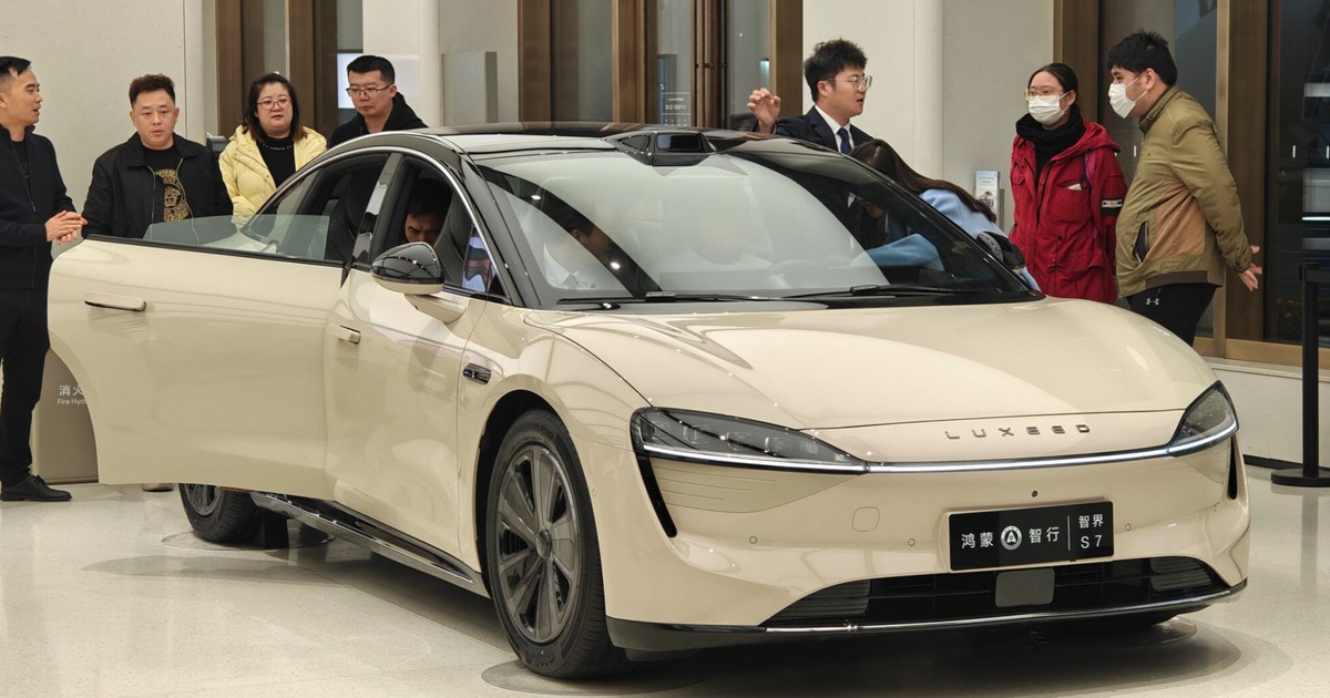 Huawei i Xiaomi prezentują swoje samochody. A gdzie są iCar Apple'a?