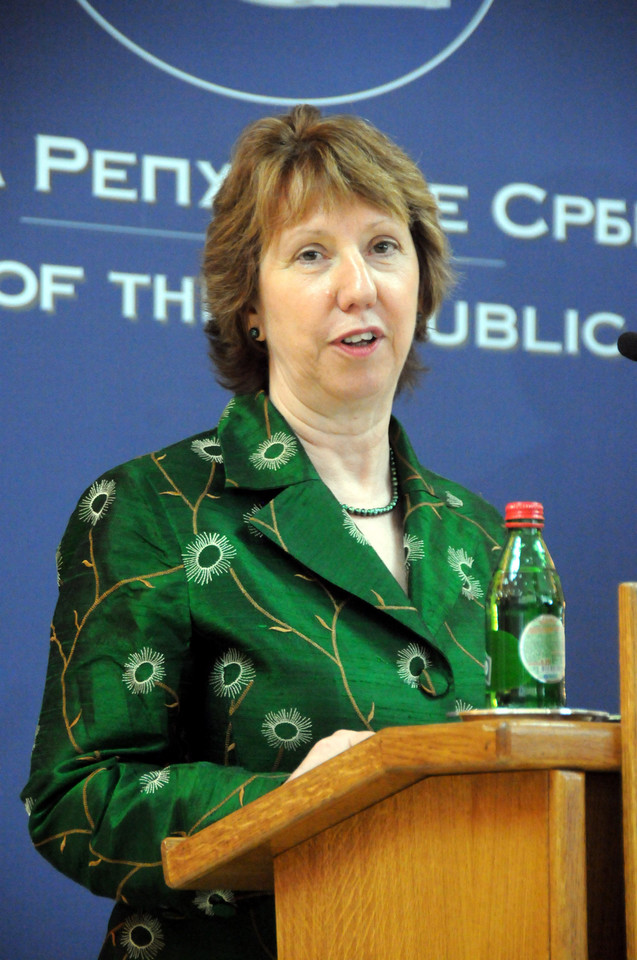 Catherine Ashton stała się obiektem drwin. Wszystko przez ubiór ...