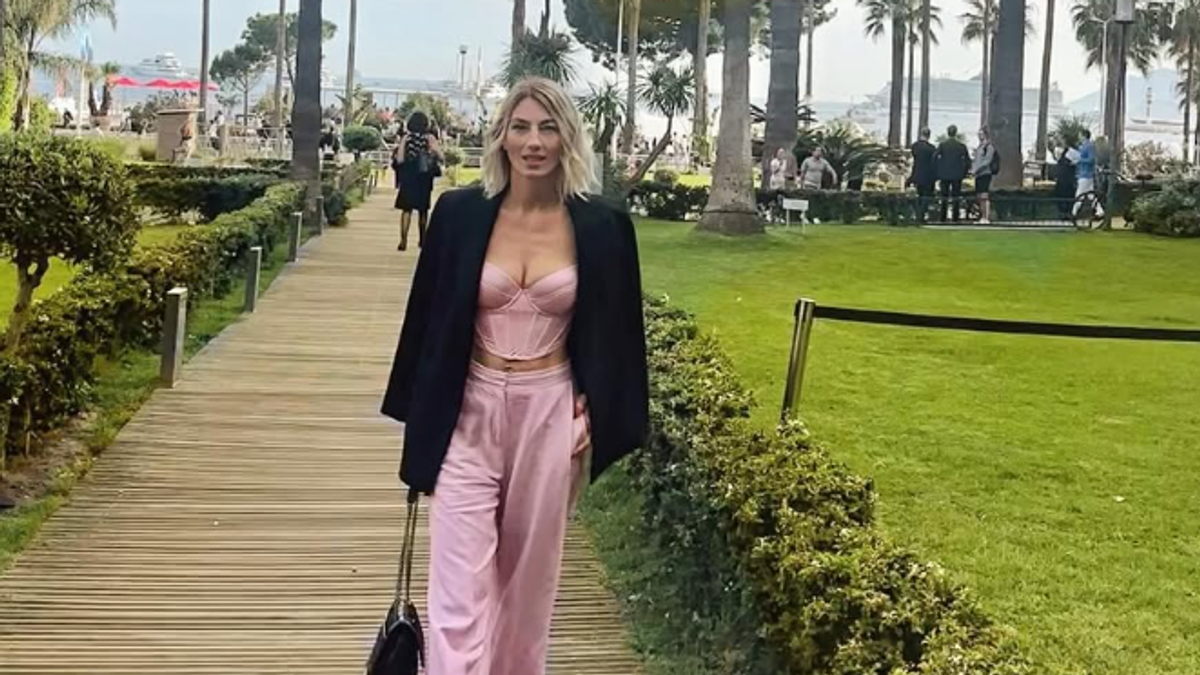 Ana Stanić progovorila o svojoj intimi: "Nikada nisam dugo samovala" - Blic