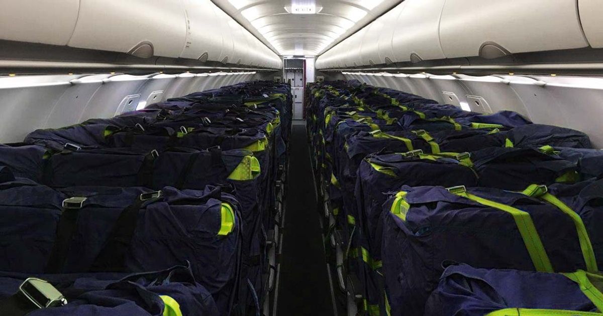 Special bags turn Airbus A320 into cargo aircraft | aeroTELEGRAPH