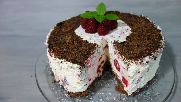 Przepyszne ciasto malinowe bez pieczenia. Ten przepis od Heni Foks to ...