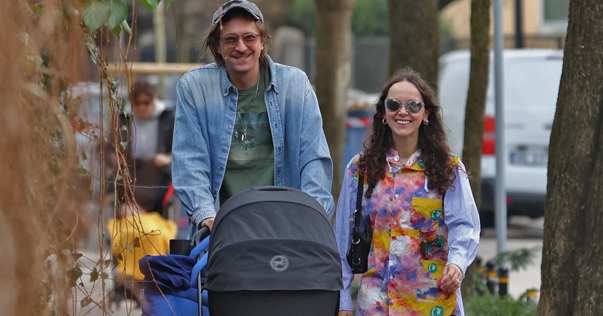 Monika Brodka z partnerem i bobasem wybrali się na spacer [ZDJĘCIA]