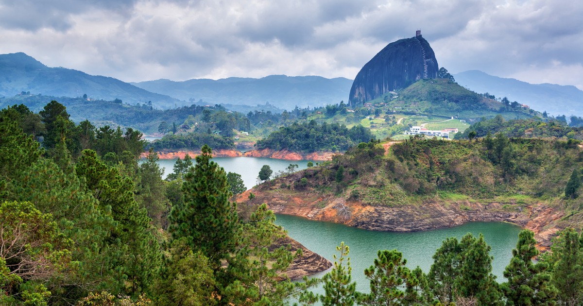 El Peñon De Guatape (La Piedra Del Peñol) - skalny monolit w pobliżu ...