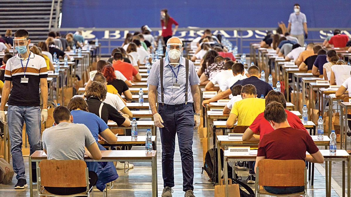 SRBIJI POTREBNI PSIHOLOZI Navala na studije psihologije, a IMA I POSLA, "bitka" za mesto i na ...