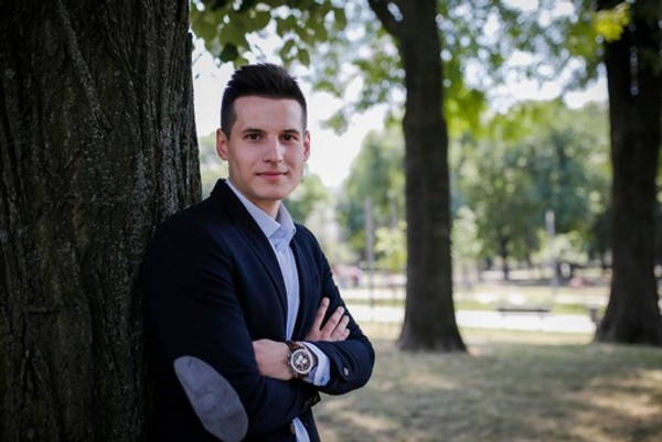 Miloš Radenković je voditelj VREMENSKE PROGNOZE, a evo šta zapravo ON ...