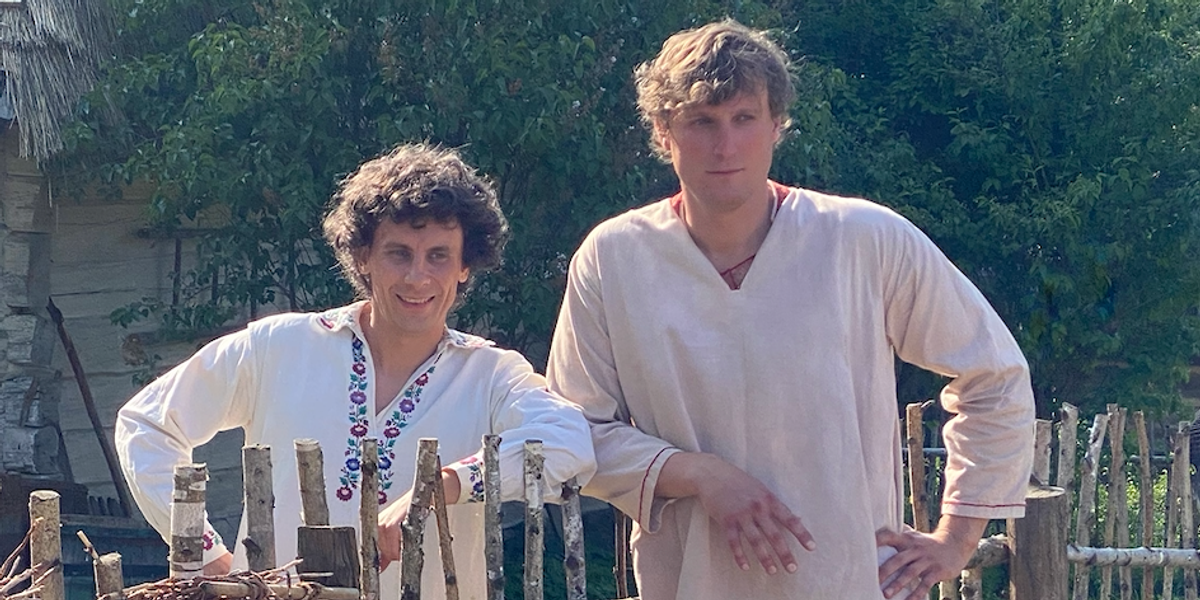 Adam Bobik doznał kontuzji na planie "Samych swoich. Początek" - Plejada.pl