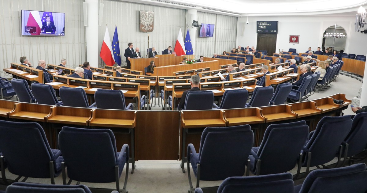 Poprawki w sprawie wolnej wigilii trafiły do Senatu. "Nie popadajmy w populizm" - Wiadomości