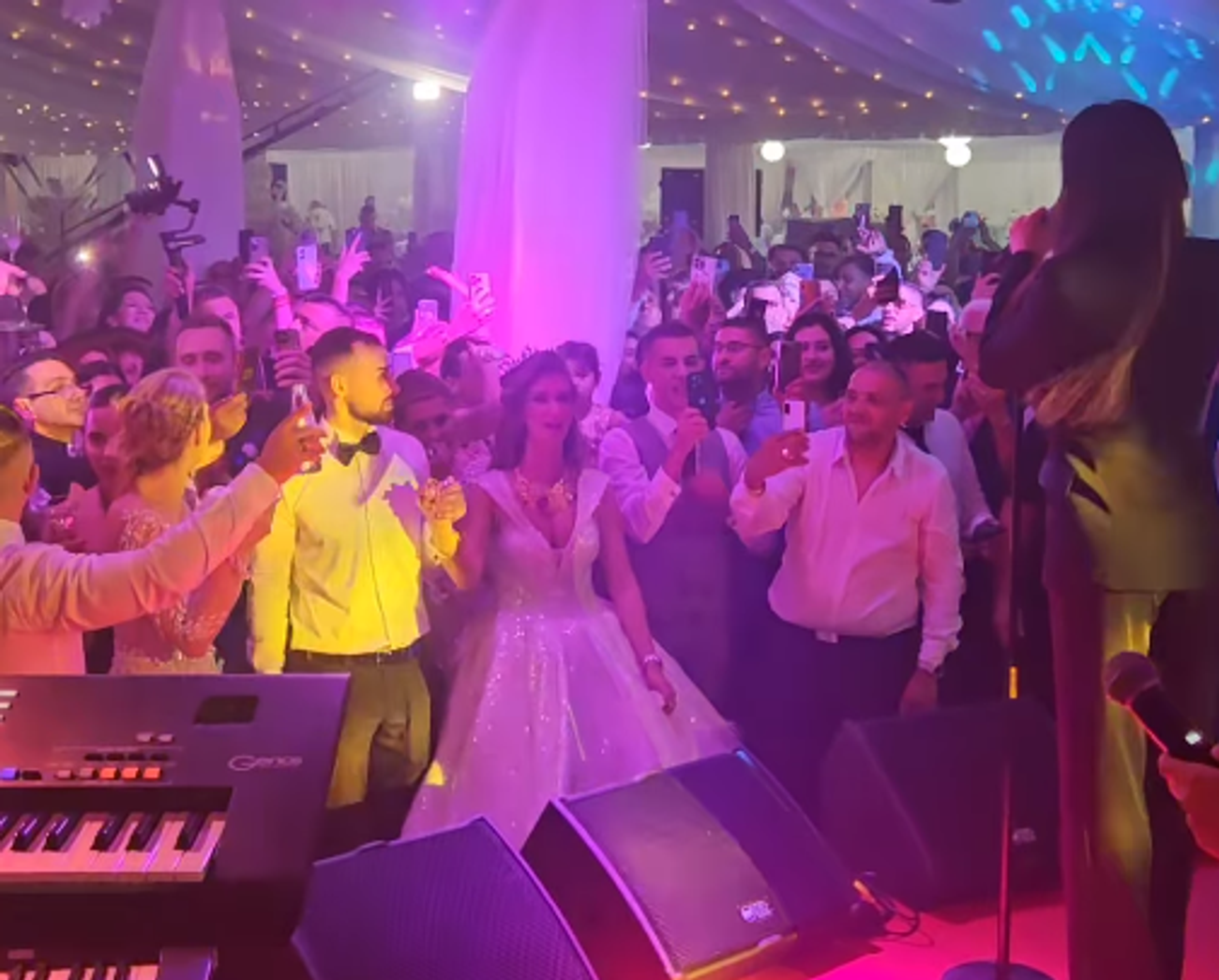 Ceca I Lukas Zapevali Na Romskoj Svadbi Napravili Lom U Beogradu Pred