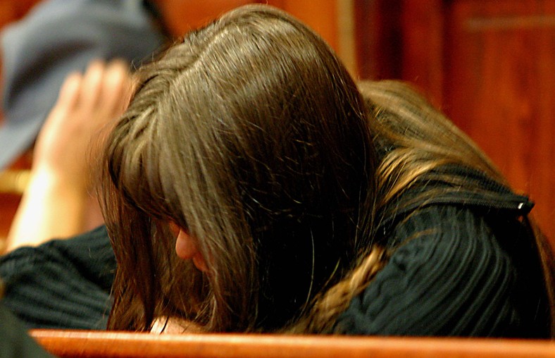 Wyprowadziła ministra z warszawskiej restauracji. Chwilę później padły ...