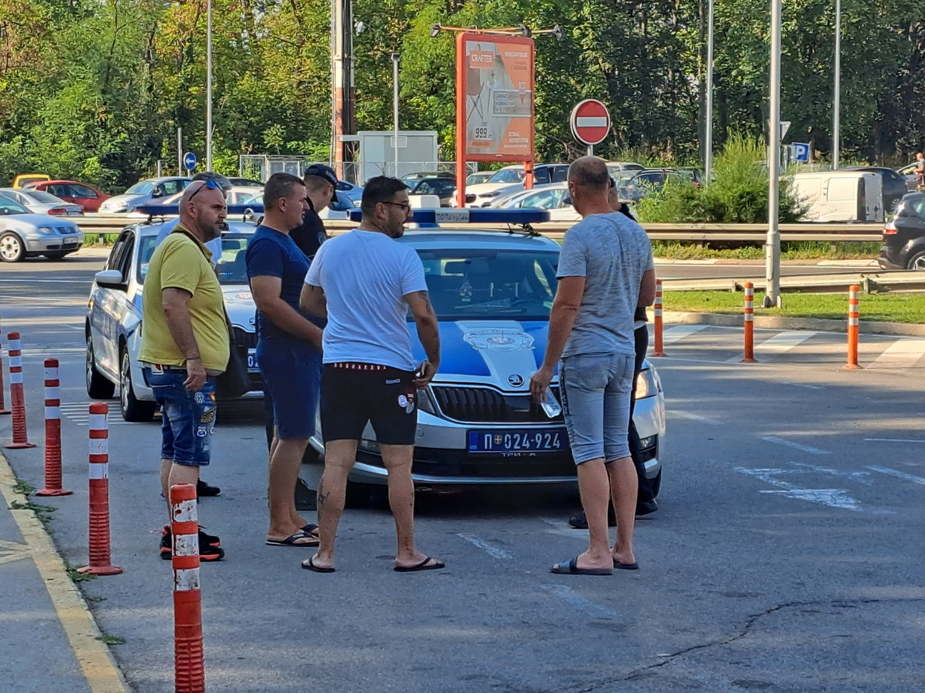 Prve fotografije sa mesta nesreće Darka Lazića: Folkeru policija odvezla auto, a evo šta kaže o ...