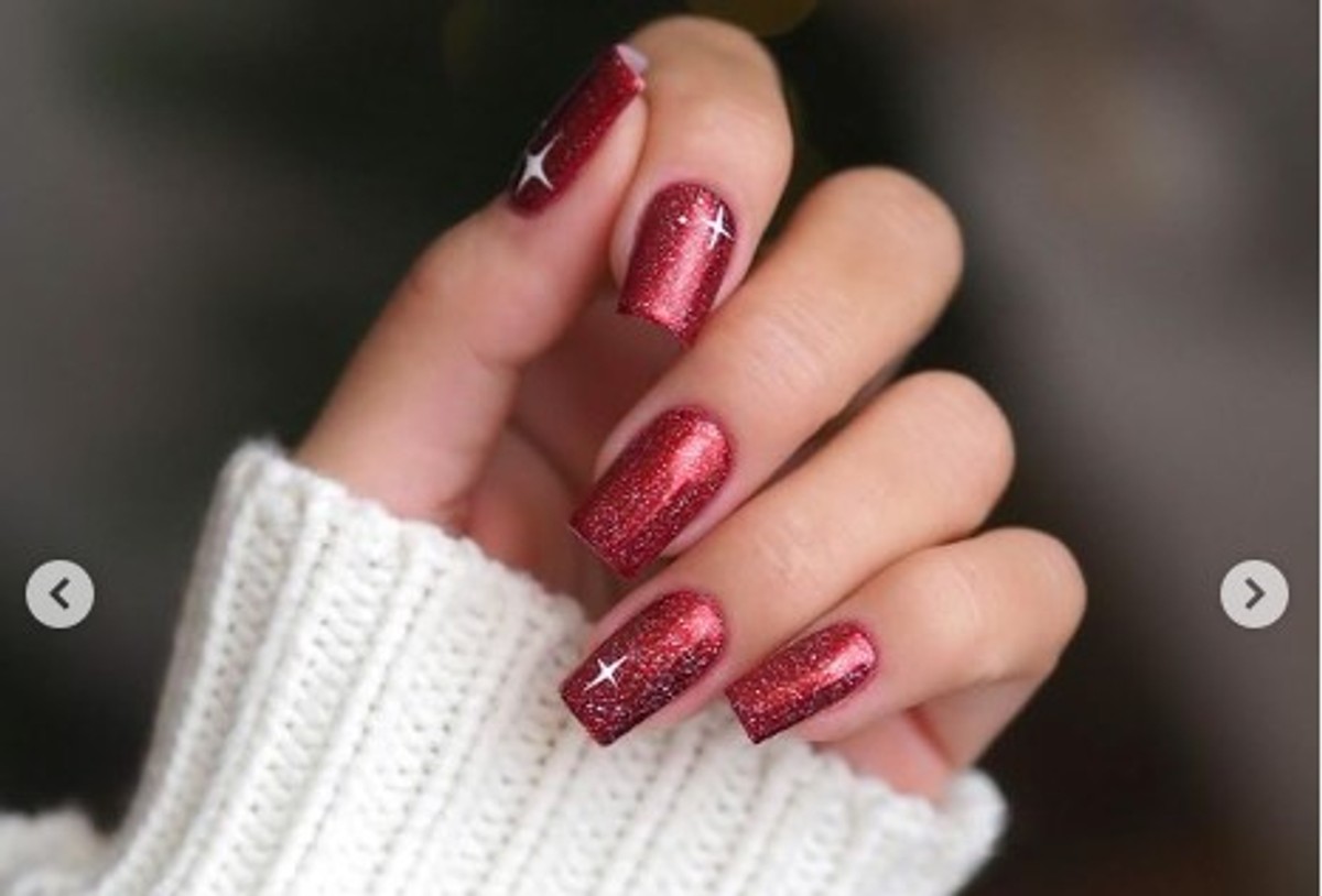 Najmoderniji manikir za 2024. godinu je u kobalt plavoj boji - Žena.rs