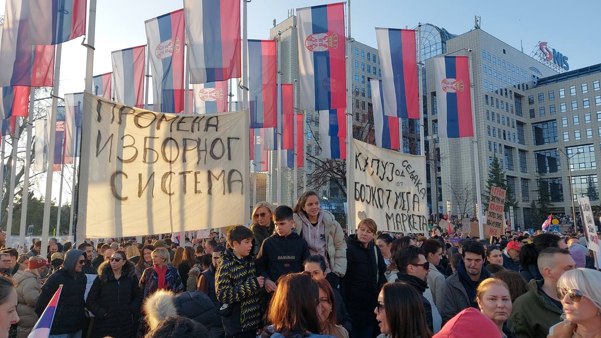 Studenti Univerziteta u Novom Sadu u blokadi: Ograđujemo se od organizacija Stav, Sviće i PSG ...