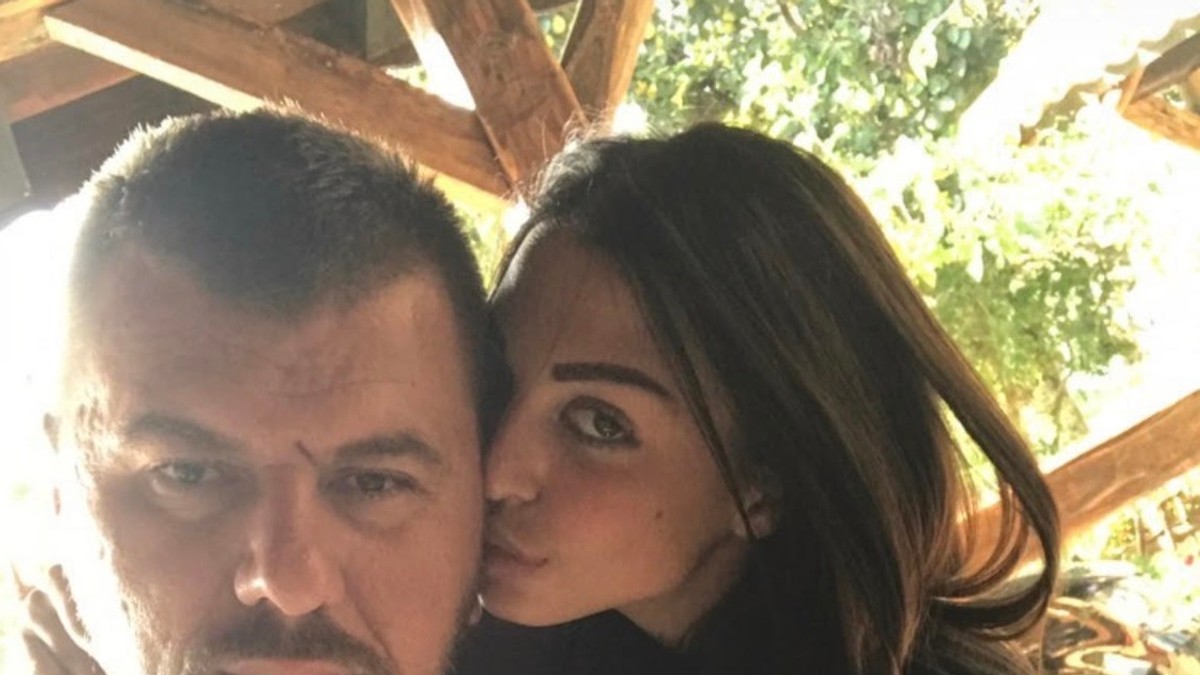 maja marinkovic janjus zena cerka krevet pare - Blic