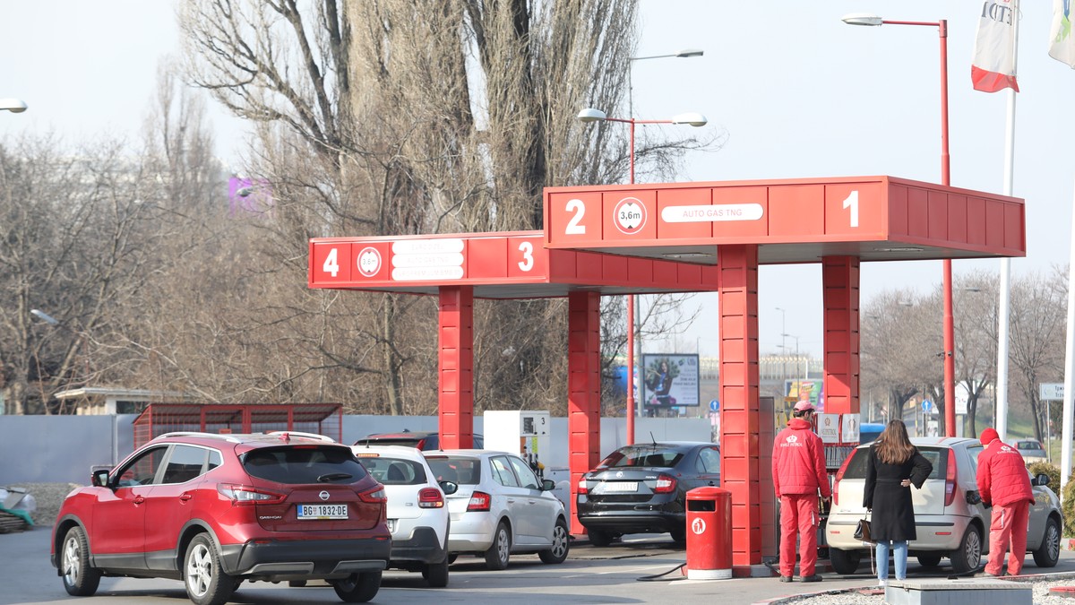 Sonja puštala narodnjake na benzinskoj pumpi, pa dobila otkaz: Ubrzo je sud stao na njenu stranu ...