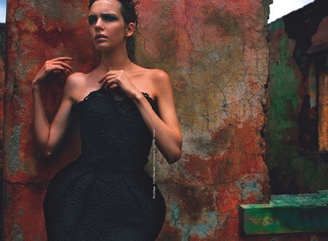 Srej Zsófi a végzet asszonyaként pózol - Glamour