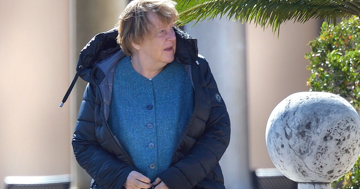 Angela Merkel nie ma spokoju w "domu dla lalek". Emerytka musi się ...