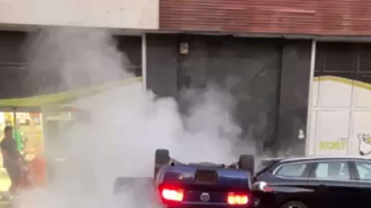 (VIDEO, FOTO) Vozač NIJE BIO PIJAN: Bahati Banjalučanin "fordom" uleteo u kružni tok u centru ...