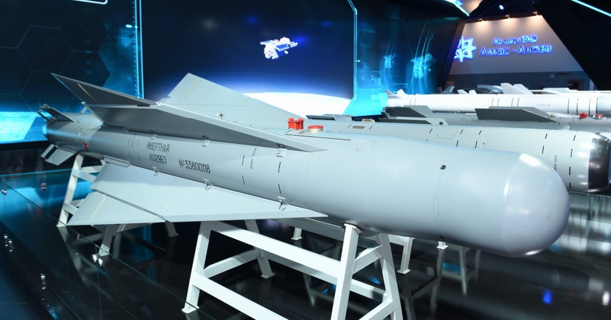 Rosja wysłała na front nową broń. To potężne 1,5-tonowe bomby szybujące