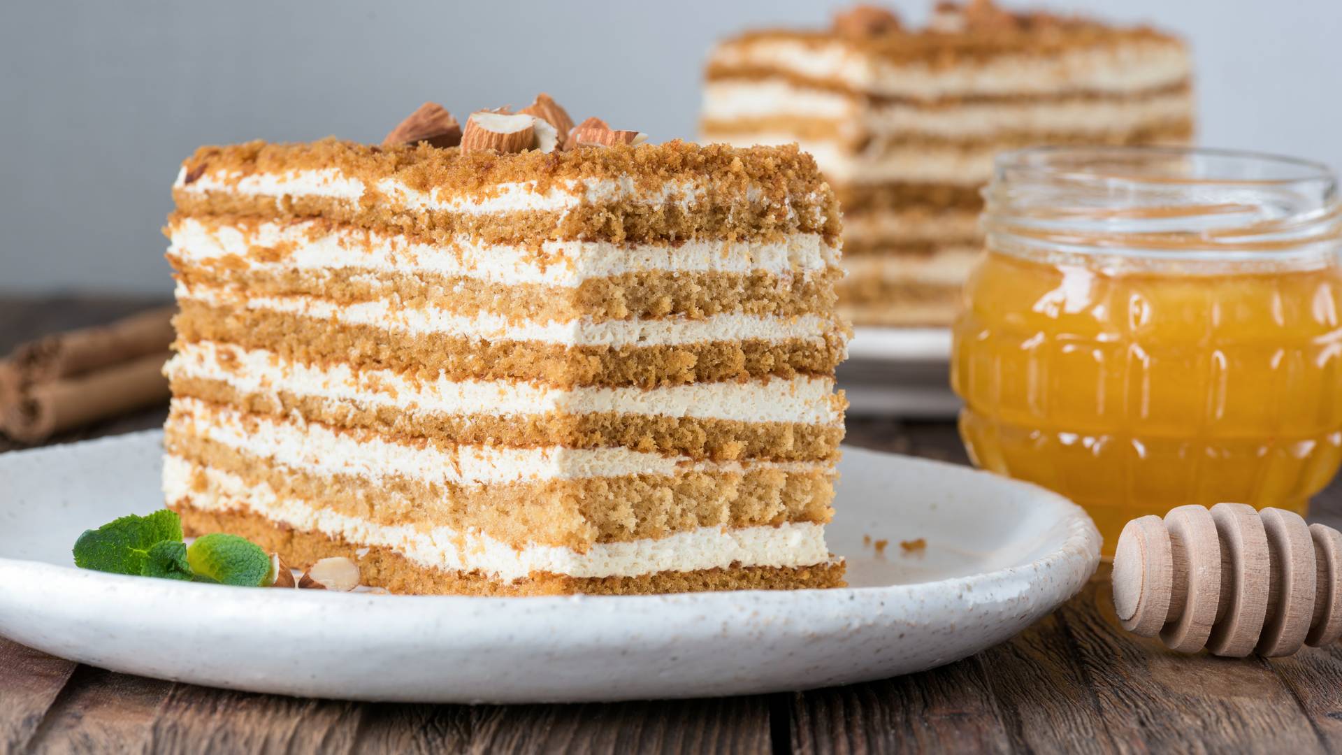 Sprawdzony przepis na miodownik, który wychodzi za każdym razem | Ofeminin