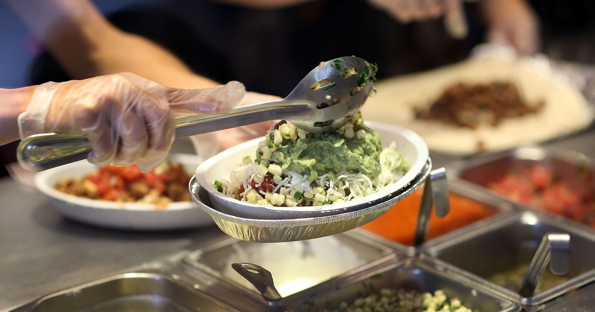 Chipotle raised prices for the 4th time in 2 years. Here's how much ...