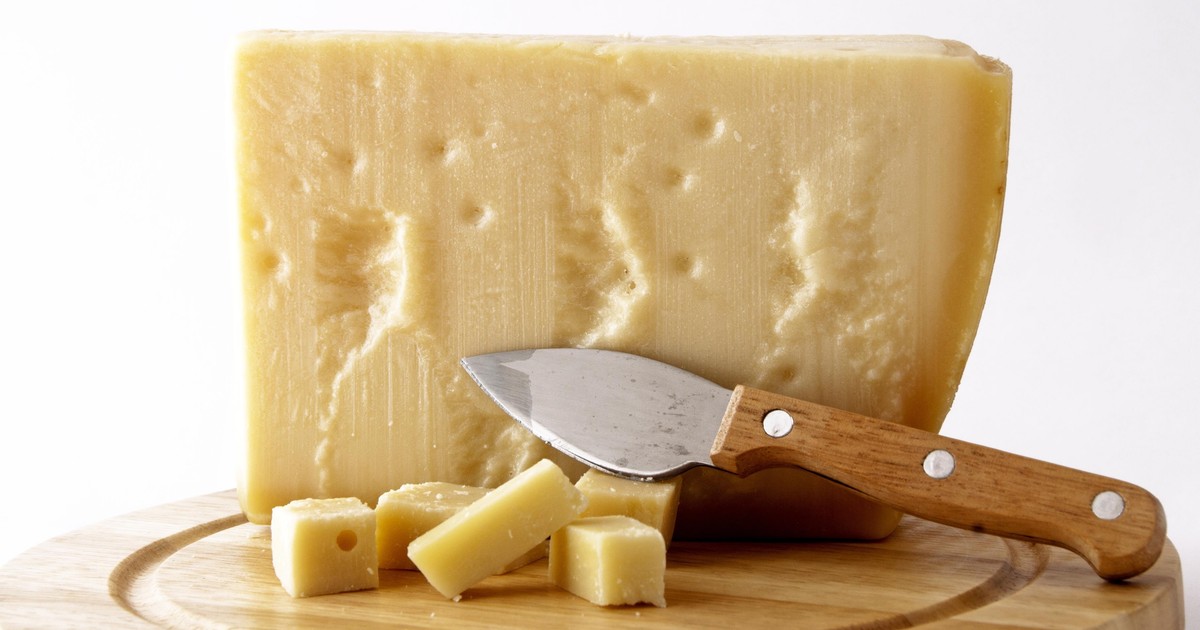 Jedz dwa plasterki żółtego sera dziennie. Zapobiegniesz groźnym chorobom