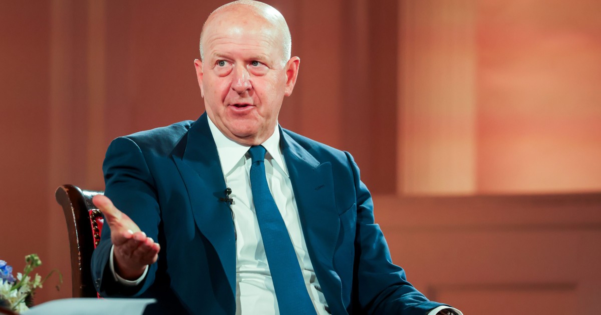 Goldman CEO says the bank's entry-level hiring may 'contract a little ...