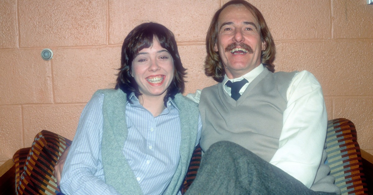 Gwiazdor przez 10 lat wykorzystywał własną córkę. Gdy zmarł ...