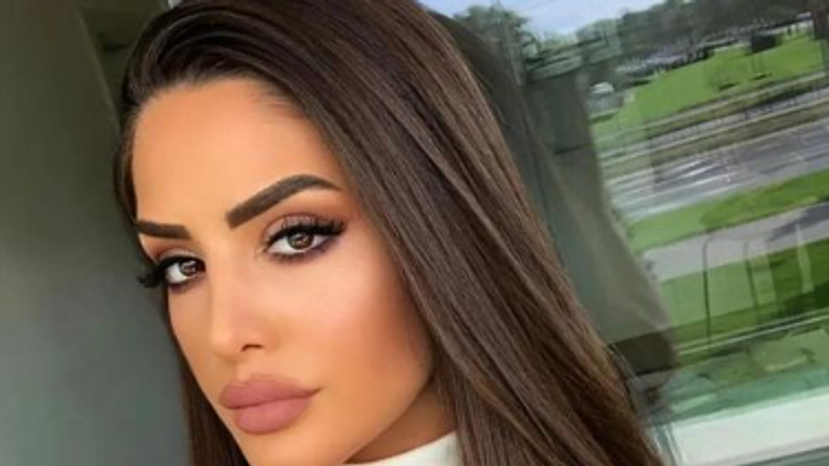 Anđela Đuričić otkrila kako je potpisala ugovor za Zadrugu, a evo šta se dešava u njenom ...