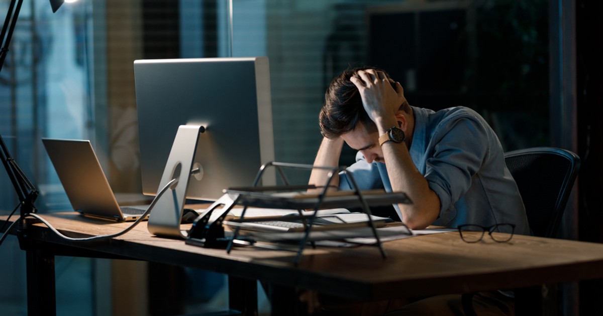 Milenialsi nie są zadowoleni z życia. To "pokolenie kanapki" - Wiadomości