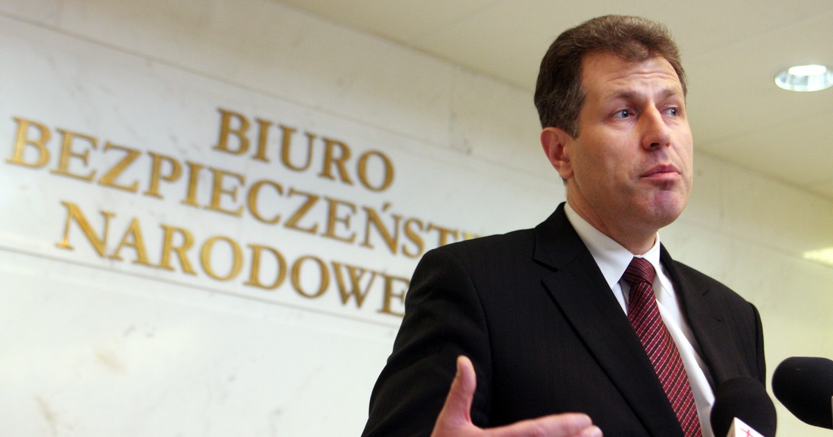 Szef BBN: służby przez trzy miesiące omawiały sprawę butów Tuska - Podróże