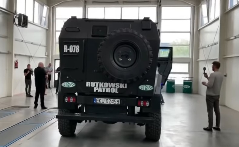 Krzysztof Rutkowski ma nowy samochód. Polski TUR VI to opancerzony ...