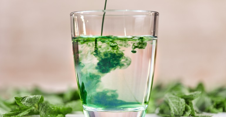 Chlorofil w płynie – czym jest i jakie ma właściwości? Co trzeba o nim ...
