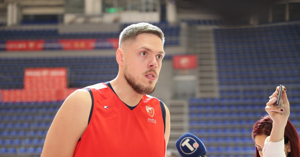 Vladimir Štimac započeo protest ispred Predsedništva na Andrićevom ...