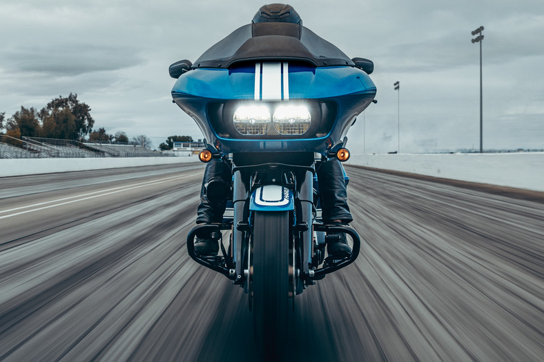 Harley-Davidson Fast Johnnie i Electra Glide Highway King [ZDJĘCIA]