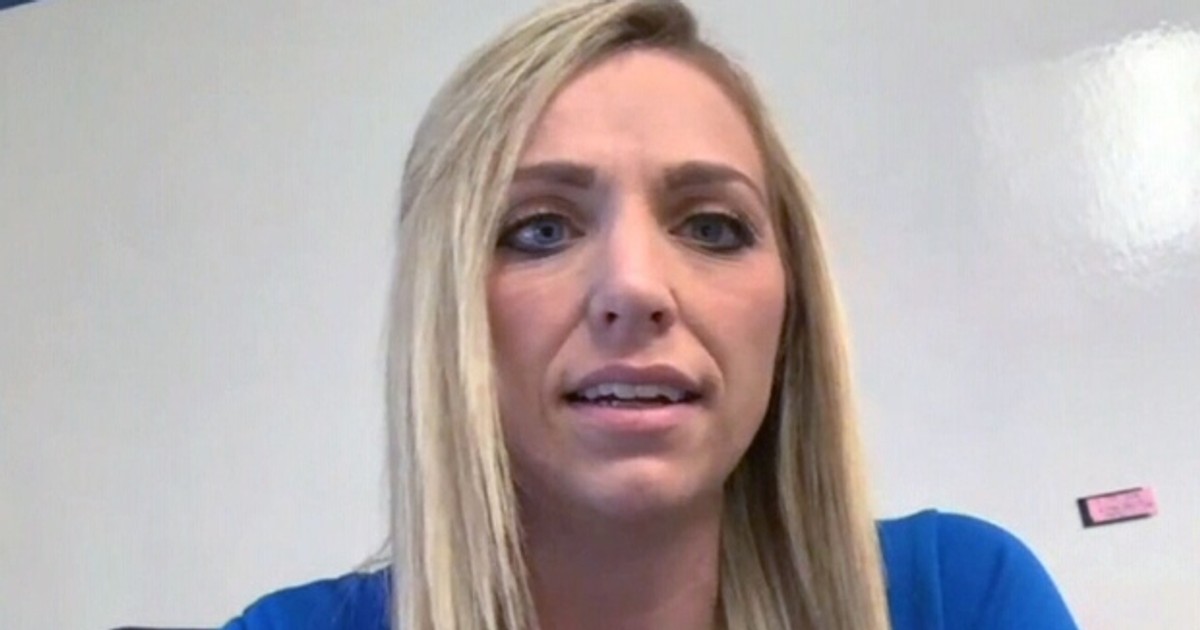 5-latka ma na imię Abcde. Obsługa lotniska zaczęła z niej drwić - Kobieta