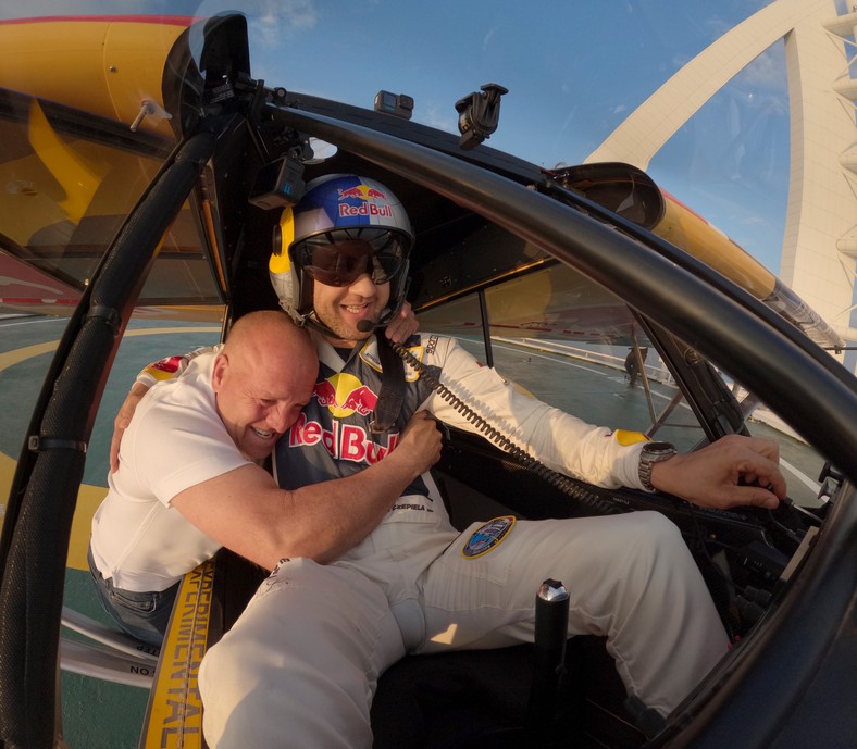Polski pilot Łukasz Czepiela wykonał sztuczkę, której nikt nie powtórzy ...