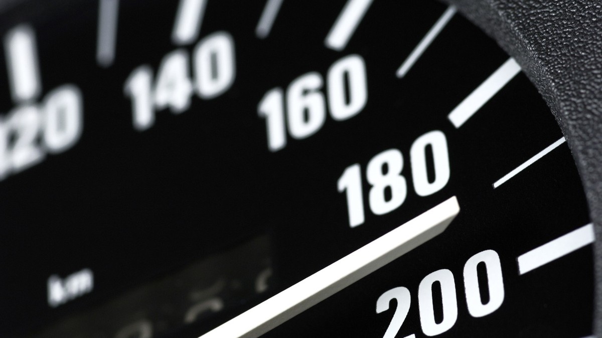 Profesor matematike pokazao koliko vremena uštedimo bržom vožnjom - Blic