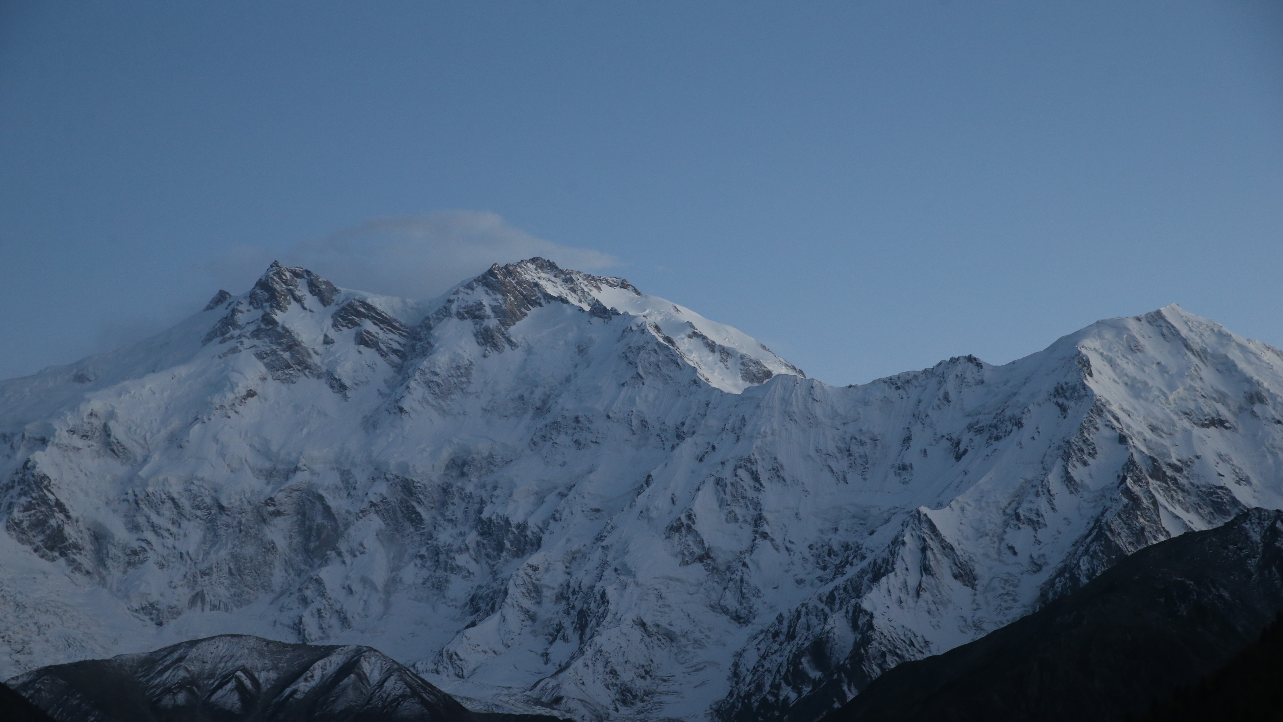 Varga Csaba pótlólagos oxigén és serpák nélkül indul a Himalájára kedden